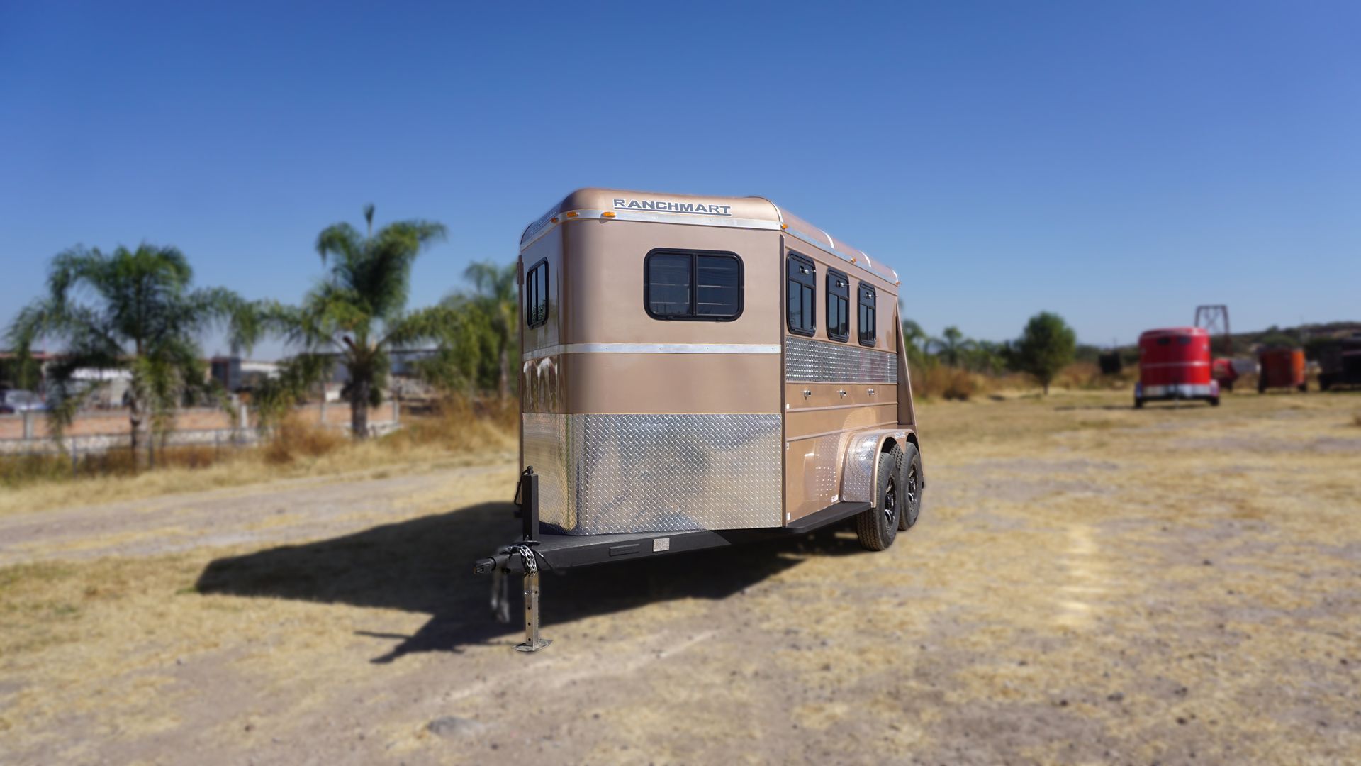 Remolques techados para caballos | RANCHMART
